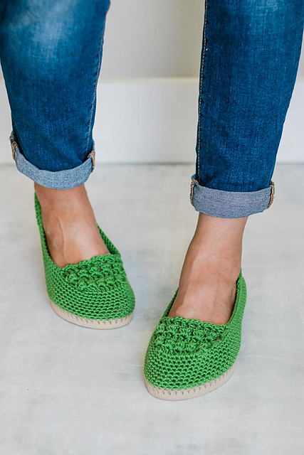 Ravelry: Summertide Slip-On Shoes pattern by Jess Coppom
