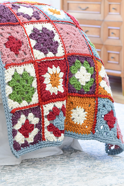 Ravelry: Scrapgranny Quilt pattern by Jessica Reeves Potasz