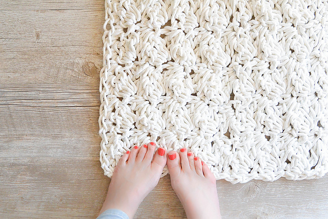 Ravelry: Clothesline Bath Rug pattern by Jessica Reeves Potasz