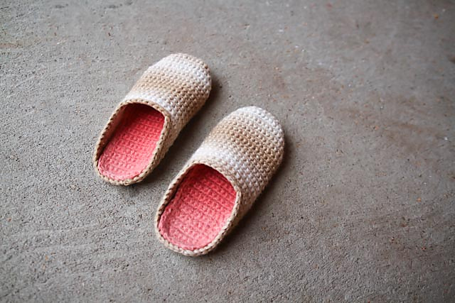 Ravelry: Perfect House Slippers pattern by Mamachee