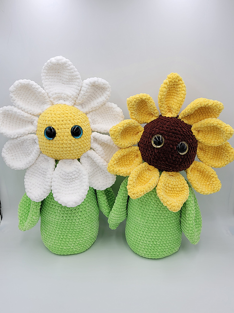 Ravelry: Sunny and Daisy pattern by Samantha Freedman