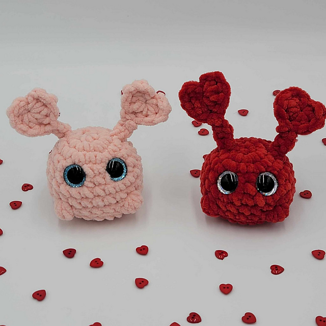 Ravelry: Mini Love Bug pattern by Samantha Freedman