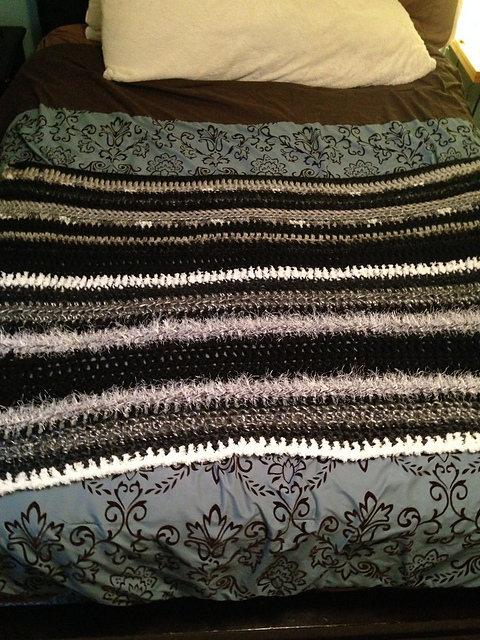 Ravelry: Mammawebb's Shabby Chic Blanket-Black