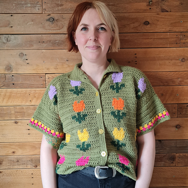 Ravelry: Bright Bulbs Button-Up pattern by Lauren Willis