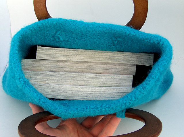Ravelry: NekozukiKnits' Trapezoid Bag - Turquoise