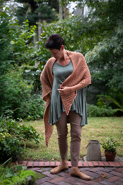 Ravelry: Spandrel pattern by Nancy Vandivert