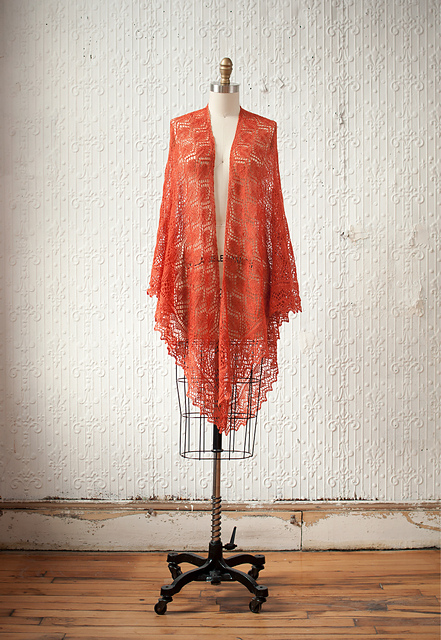 Ravelry: Ocaso Shawl pattern by Karen Joan Raz