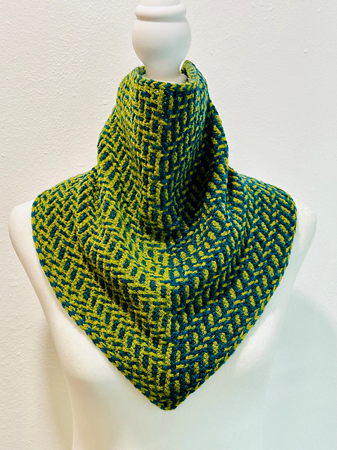 Ravelry: Mirage Herringbone Cowl pattern by Marci Marra