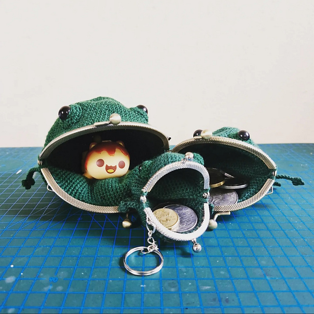 Ravelry: Naruto Frog Coin Purse pattern by Margaret Kosztelnik