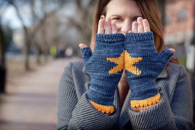 Ravelry: Two Hands Make A Star pattern by Mari Chiba