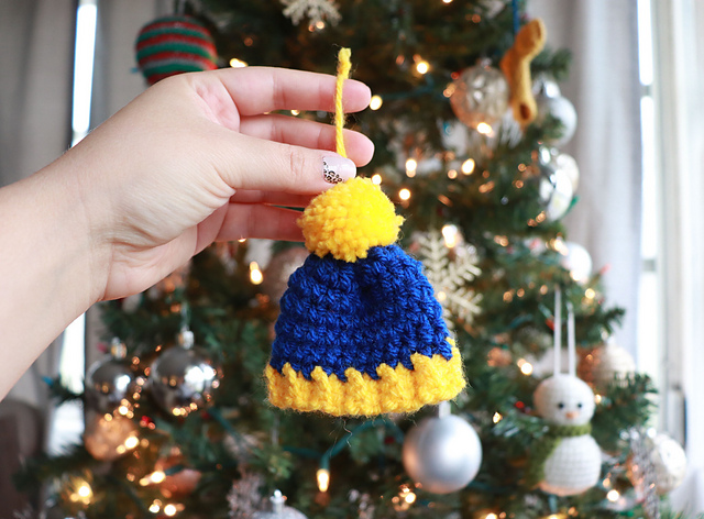 Ravelry: Beanie Ornament pattern by Maria's Blue Crayon