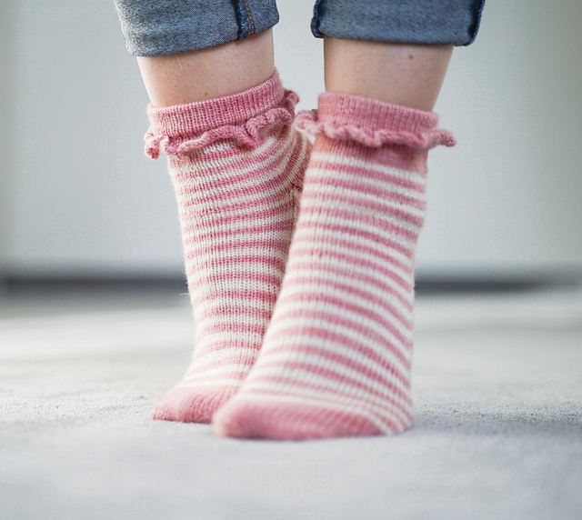 Ravelry: Striped Ruffle Socks pattern by Maria