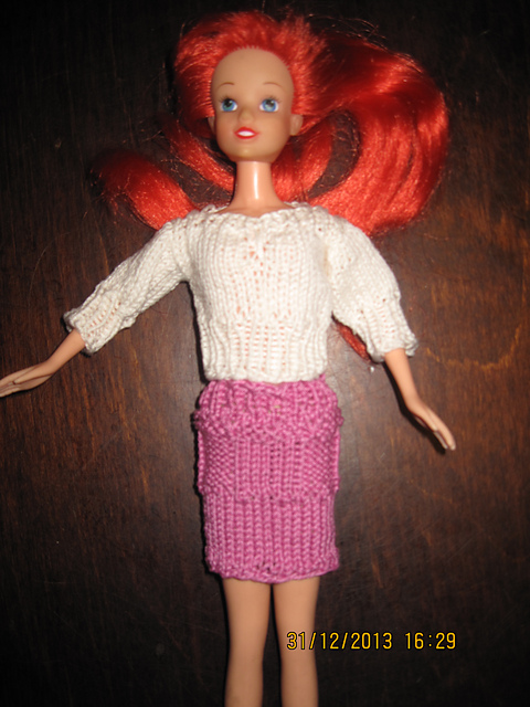 Ravelry: #0546 White top and pink skirt pattern by stickatillbarbie.se