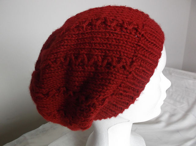Ravelry: Gorro Granate pattern by Maria Yuste