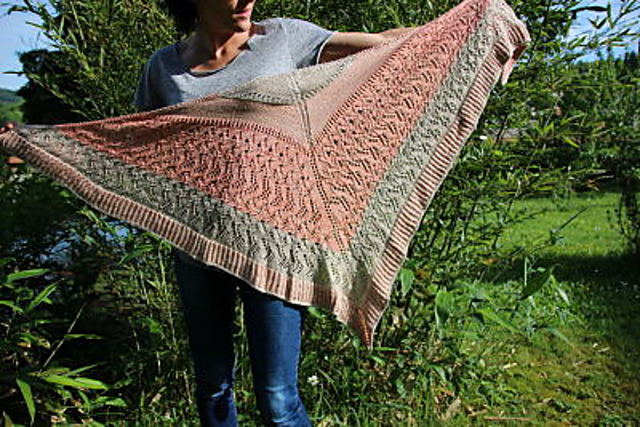 Ravelry: Ace of spades pattern by Marion Crivelli