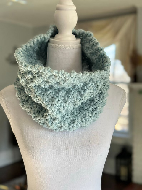Ravelry: Super Bulky Double Moss Stitch Cowl pattern by Marion's Mittens