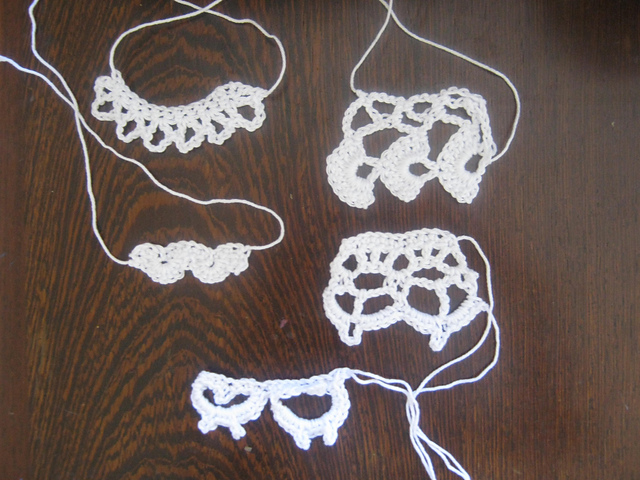 Ravelry: Simple Crochet Edgings pattern by Sally Harding