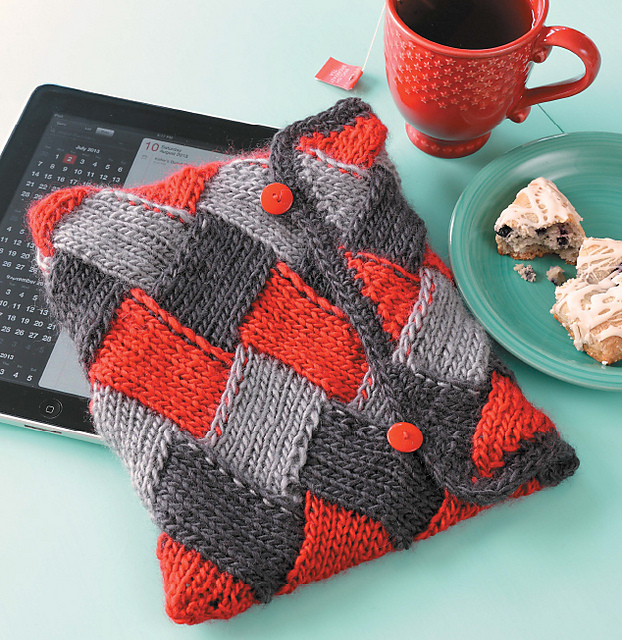 Ravelry: E-Reader Cover pattern by Marly Bird
