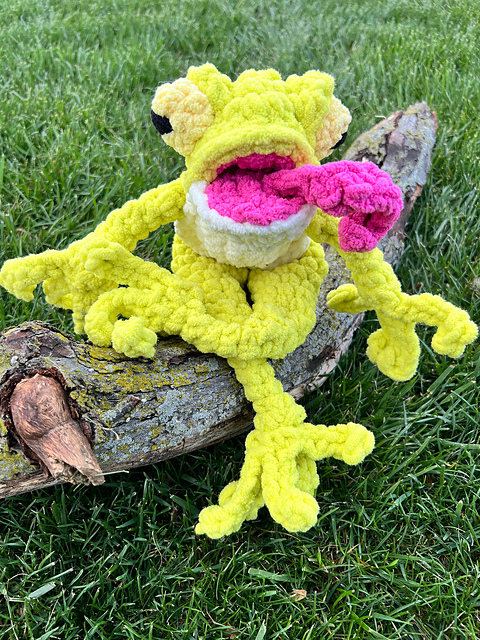 Ravelry: Leap the Tree Frog pattern by Megan Kreiner