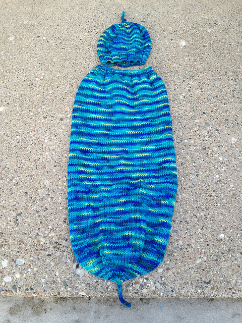 Ravelry: Baby Cocoon & Hat pattern by 313 Knits - MartiB