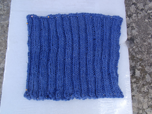 Ravelry: Ribbed Neck Gaiter pattern by Rita O'Connell