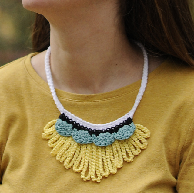 Ravelry: Loopy Worsted Necklace pattern by Mary Beth Cryan