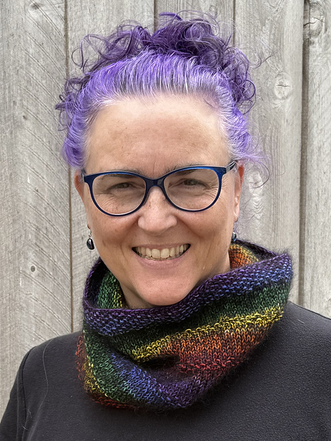 Ravelry: Soft-Striping Cowl pattern by Mary Beth Kelso