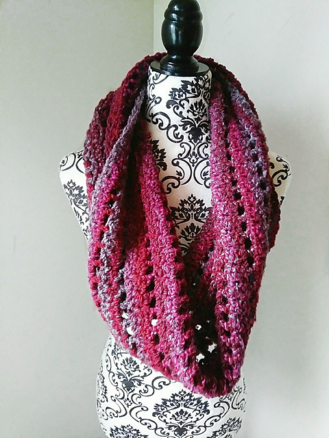 Ravelry: The One Infinity Scarf pattern by Mary Riddle