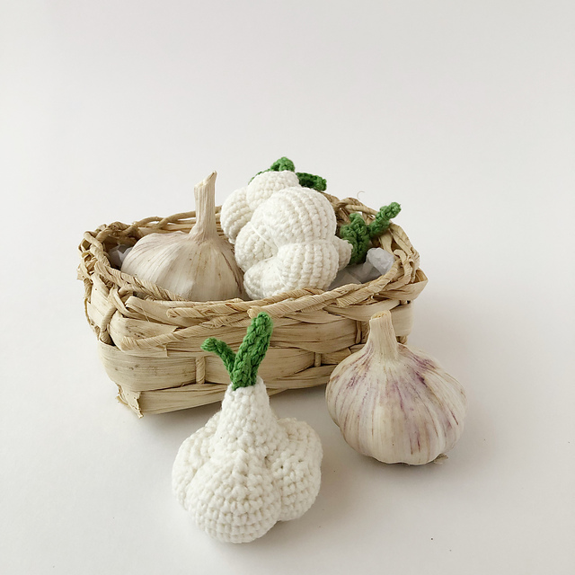 Ravelry: Crochet Garlic pattern by Mary Brovina