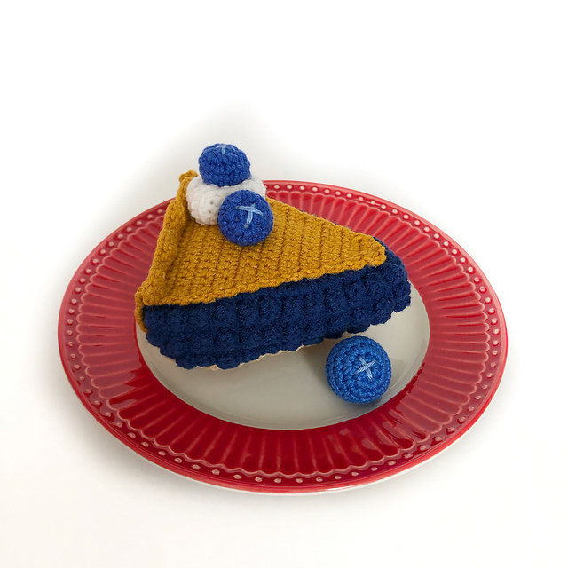 Ravelry: Crochet Pie pattern by Mary Brovina