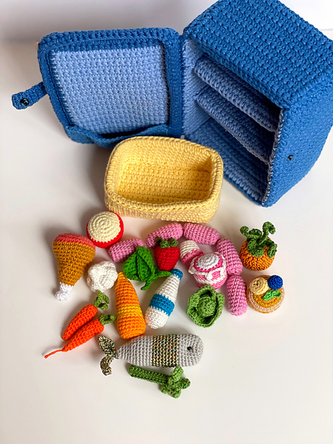 Ravelry: Crochet fridge pattern by Mary Brovina