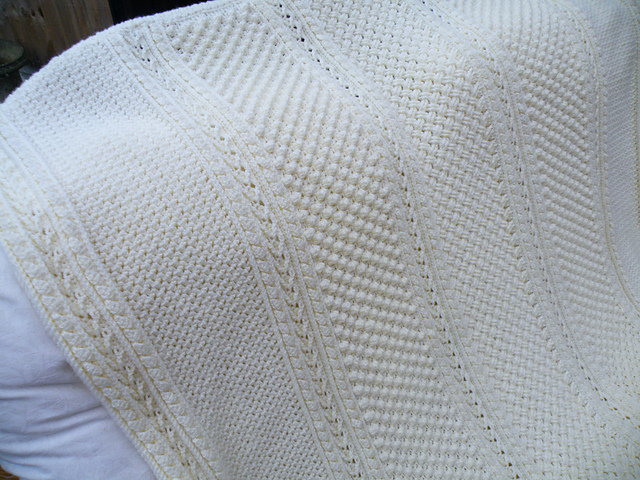 Ravelry: Maryfairy's Holiday Cables Throw