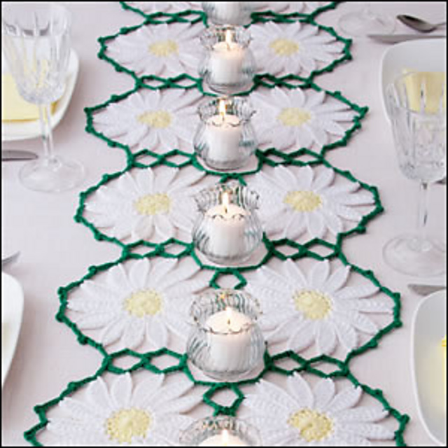 Ravelry: Daisies in Bloom Runner pattern by Terry Day