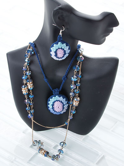 Ravelry: Tie-Dyed Oval pattern by Susan Lowman