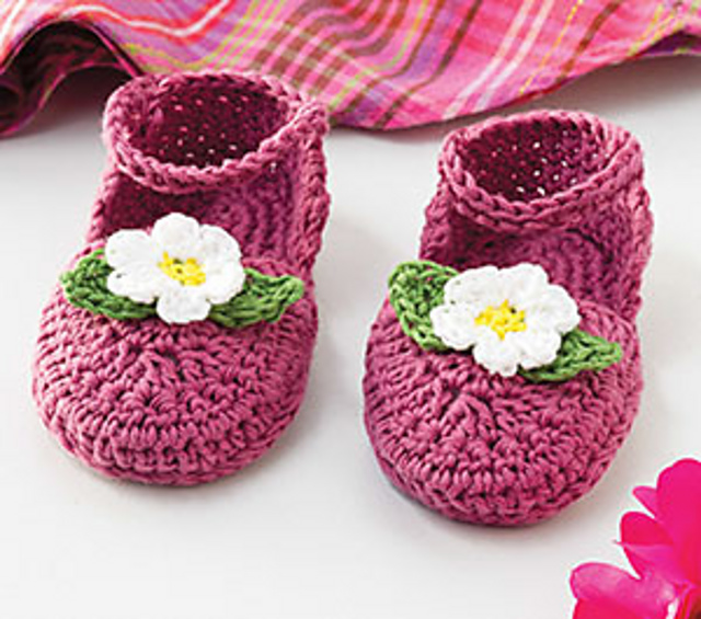 Ravelry: Posy Toesy Sandals pattern by Kristi Simpson