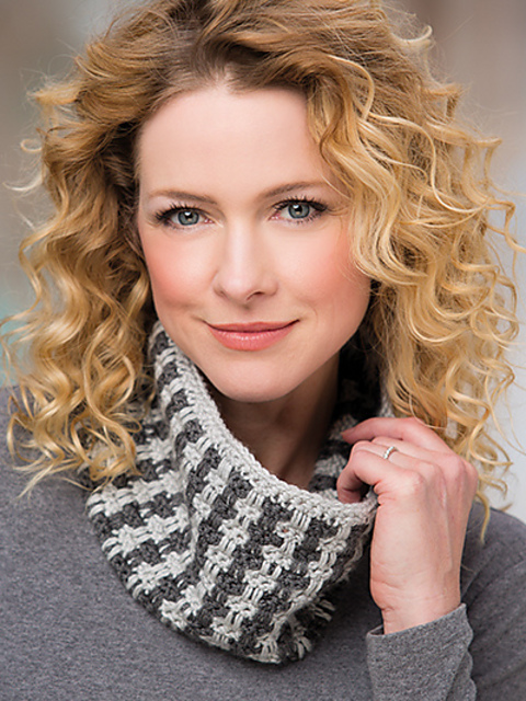 Ravelry: Dreamweaver Cowl pattern by Karen McKenna