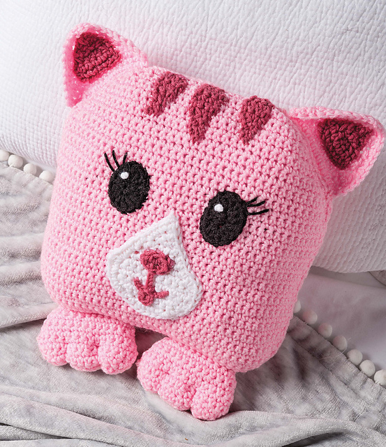 Ravelry: Cuddly Kitten Pillow Pal pattern by Terry Day