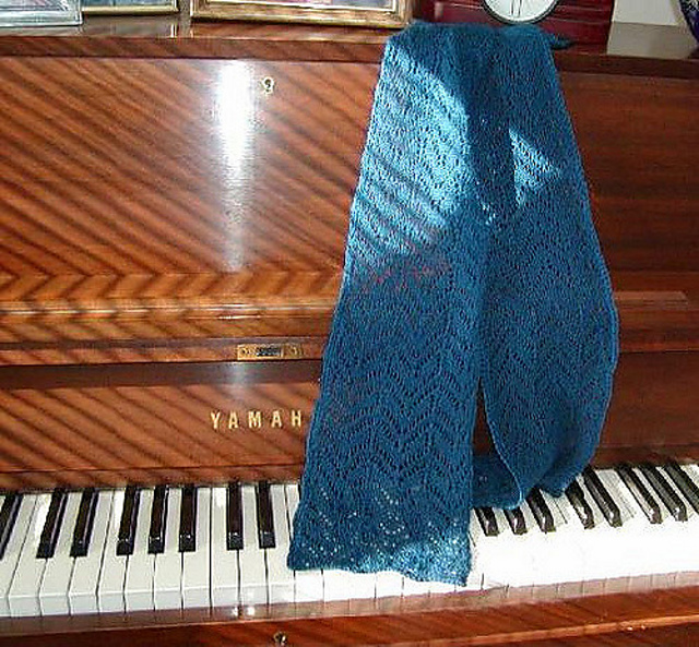 Ravelry: Elegant Lace Scarf pattern by Mar Heck