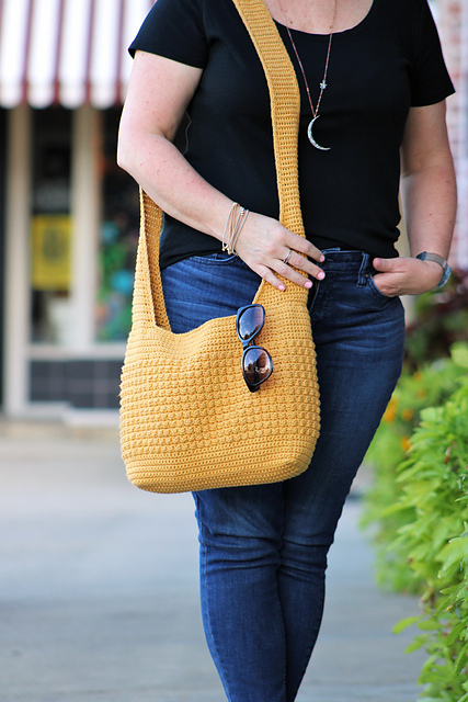 Ravelry: Golden Days Hobo Bag pattern by Kristi Garris