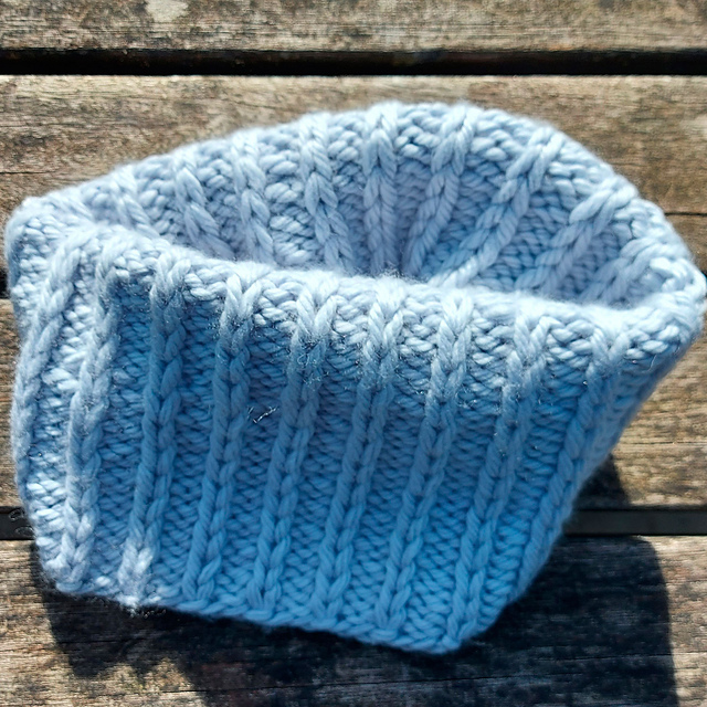 Ravelry: One Ball Cowl No.2 pattern by Pascuali Collezioni