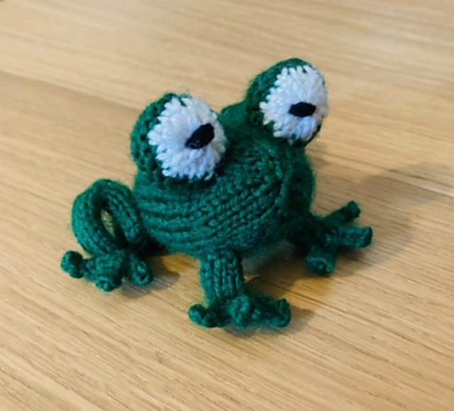 Ravelry: Henry the Frog pattern by Matt Elliot-Ripley