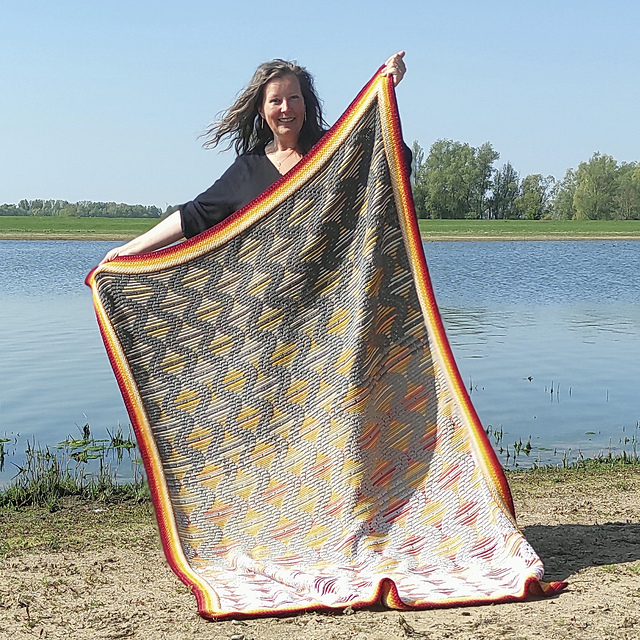 Ravelry: Ebb and Flow pattern by Maud Akkermans