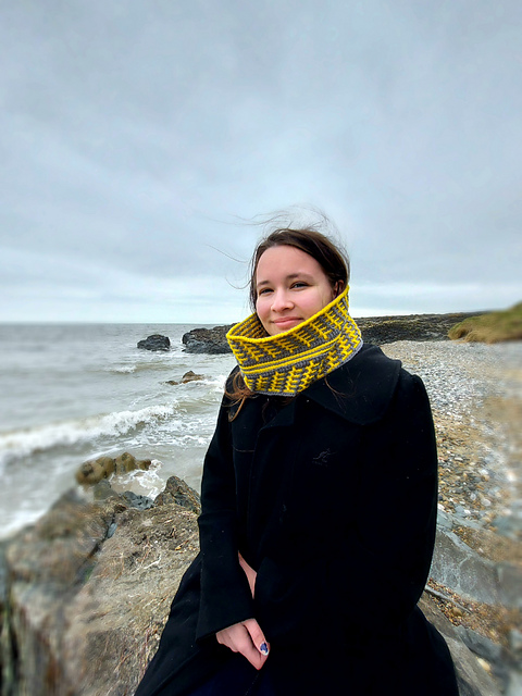 Ravelry: Mosaic Crochet Ochre Cowl pattern by Maxine Gill