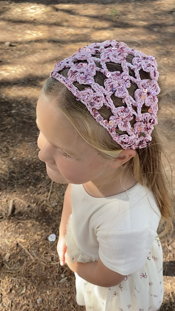 Ravelry: “Flowers” Bandana pattern by Luba Andrushchenko