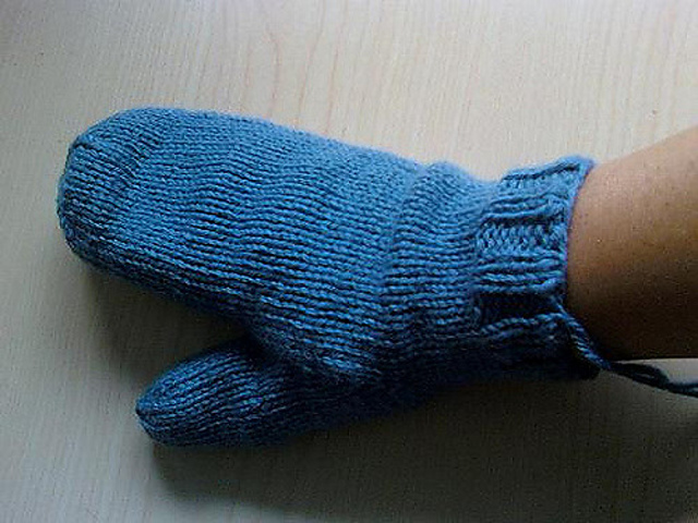 Ravelry: McLovin's Pokemon Wobbuffet Mittens