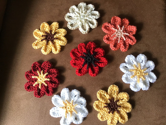 Ravelry: 4 Season Flower pattern by Patricia Brosnan