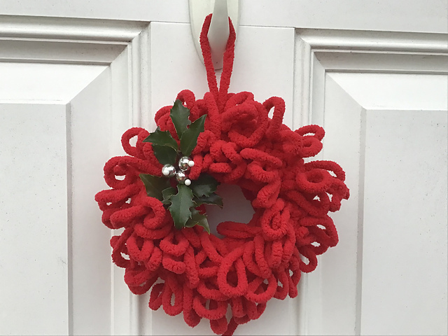 Ravelry: Loopy Christmas Wreath pattern by Patricia Brosnan