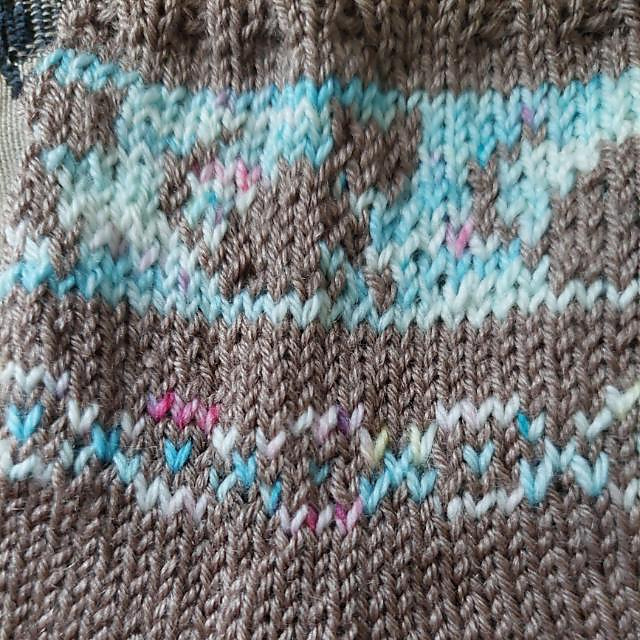 Ravelry: Holiday socks ~ Cat colorwork pattern by Mechele Roux