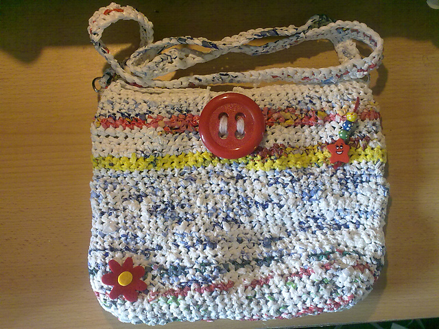 Ravelry: Plarn Purse pattern by Rachel Choi