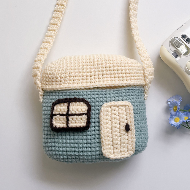 Ravelry: Mini Homey Bag pattern by Meemanan